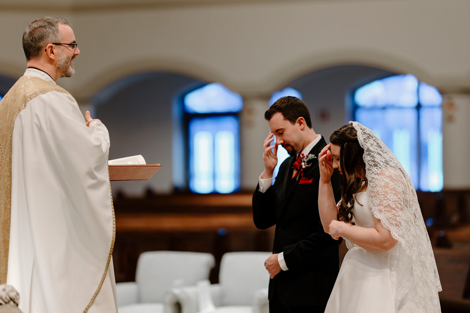 ST. AMBROSE CATHOLIC WEDDING WITH A RECEPTION AT THE DOUBLE TREE IN ST ...