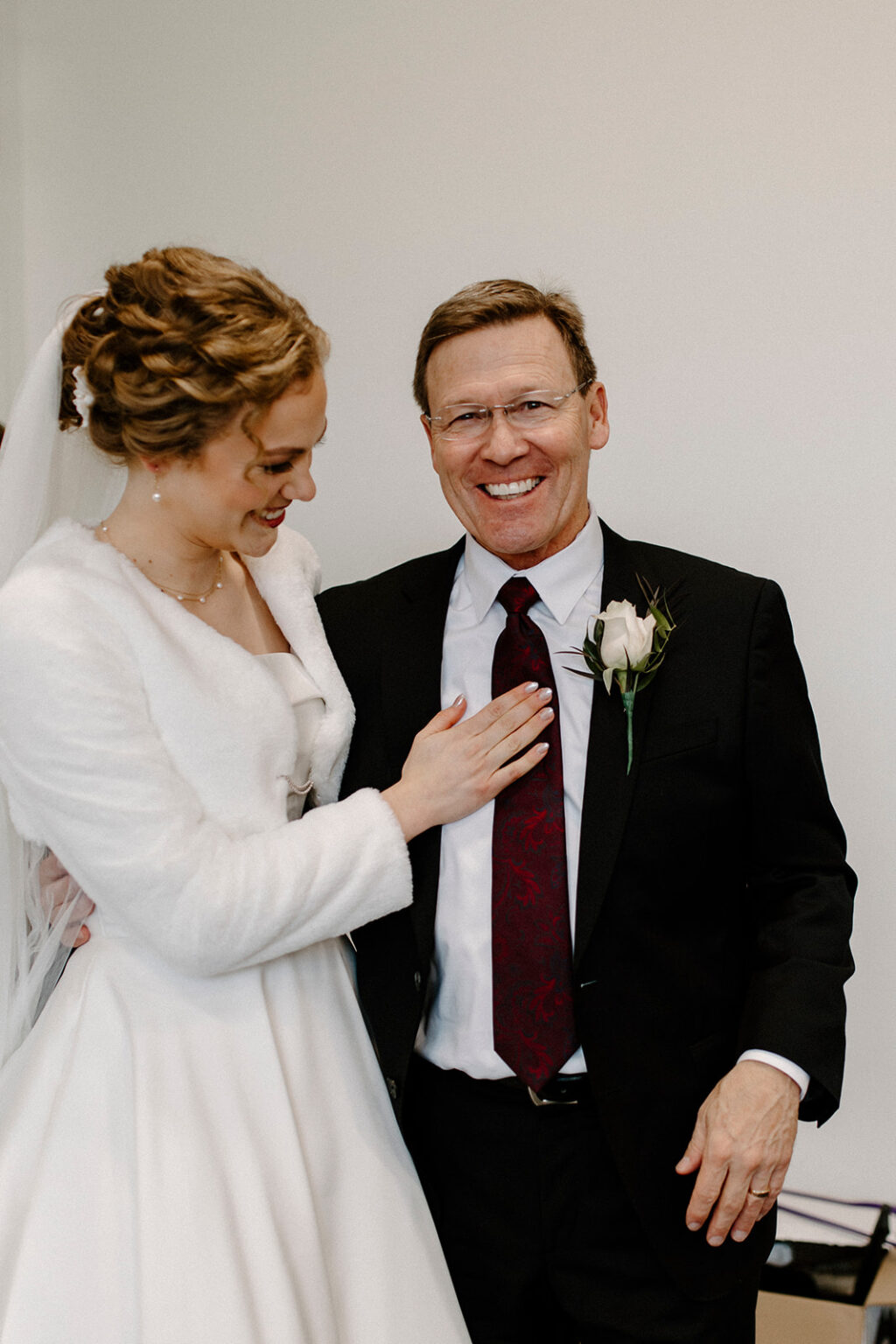 UNIVERSITY OF ST. THOMAS CATHOLIC WEDDING WITH A FIRST LOOK NEXT TO OUR ...
