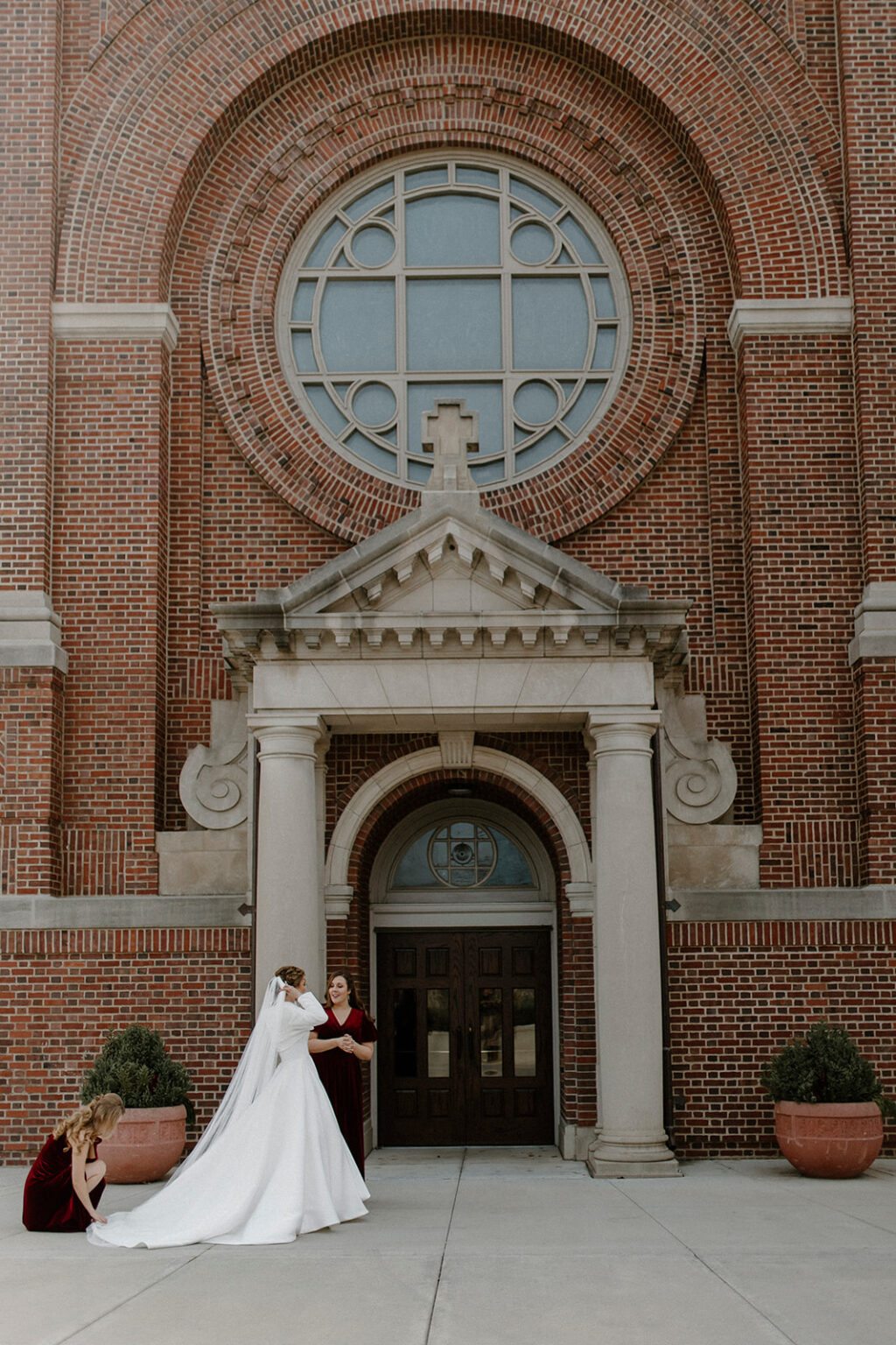UNIVERSITY OF ST. THOMAS CATHOLIC WEDDING WITH A FIRST LOOK NEXT TO OUR ...