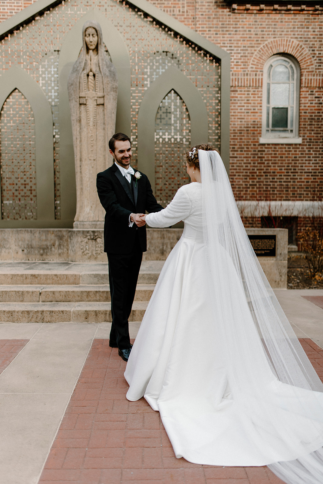 UNIVERSITY OF ST. THOMAS CATHOLIC WEDDING WITH A FIRST LOOK NEXT TO OUR ...
