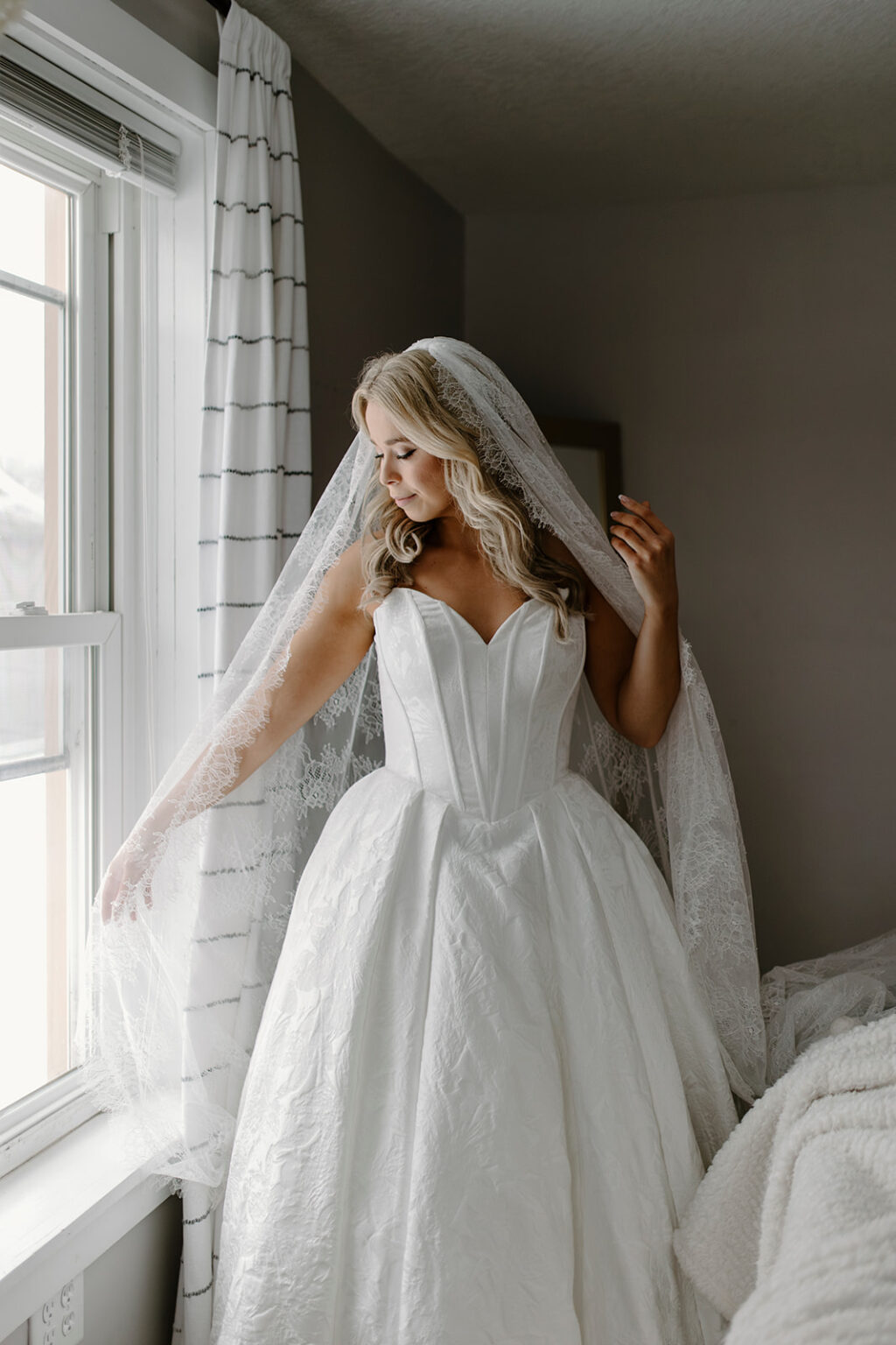 ROMANTIC WINTER WEDDING AT CHURCH OF ST ANNE AND THE JEROME | SARAH ...