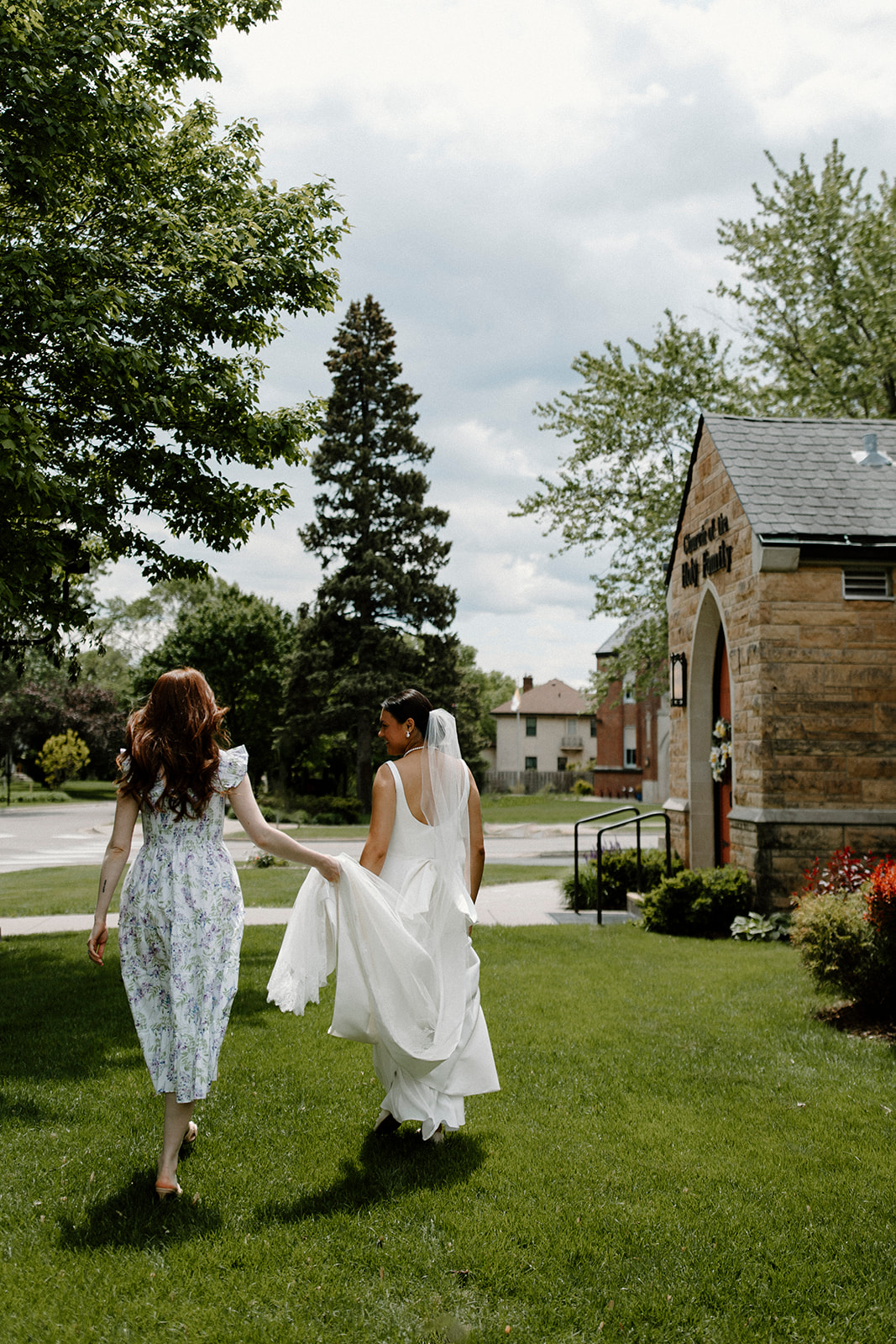 ROMANTIC MINNESOTA WEDDING AT HOLY FAMILY CATHOLIC CHURCH FEATURING A ...