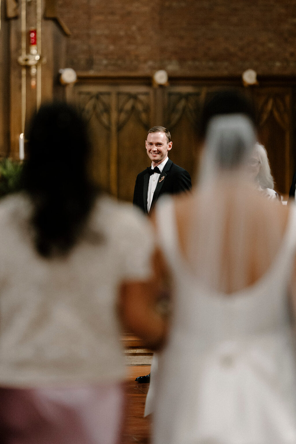 ROMANTIC MINNESOTA WEDDING AT HOLY FAMILY CATHOLIC CHURCH FEATURING A ...