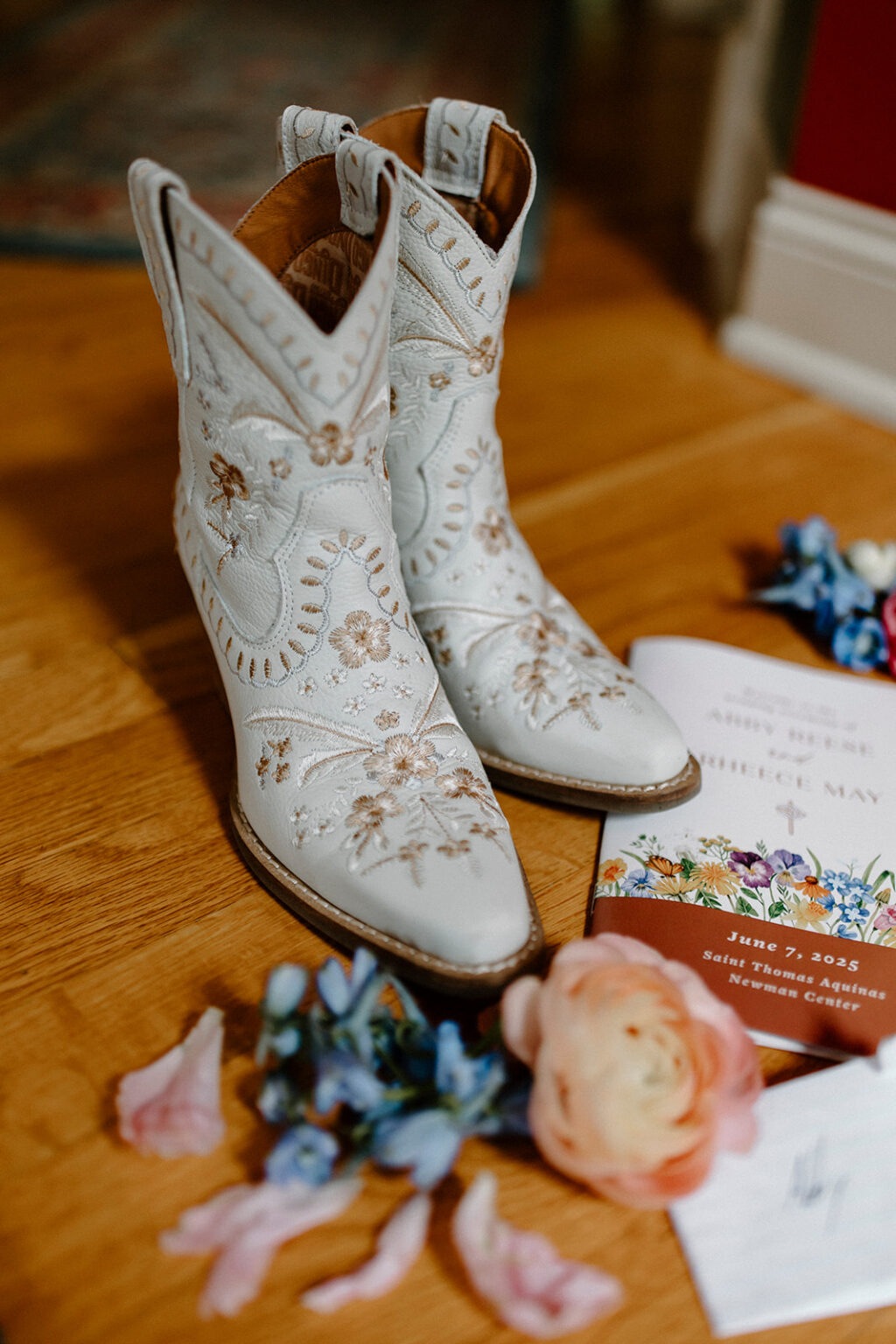 NEBRASKA CATHOLIC WEDDING AT ST. THOMAS AQUINAS NEWMAN CENTER WITH ...